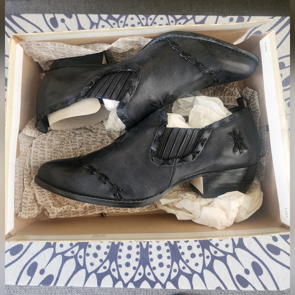 Nine West | Shoes | Vtg Nib Booties | Poshmark